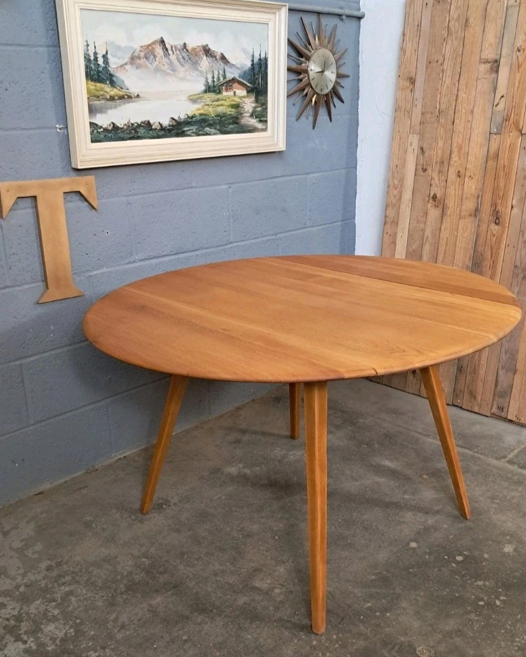 Ercol Drop Leaf Dining Table – Atelier24furniture